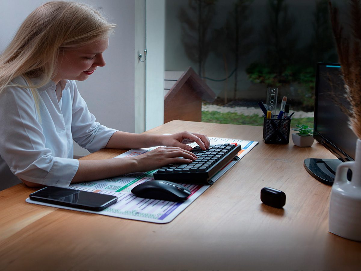 DeskGuide Pro Smart Mat for Excel – 90 Below